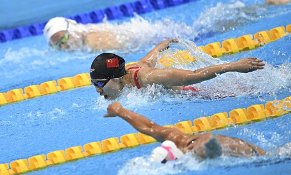 Çinli yüzücü Zhang Yufei kadınlar 200 metre kelebekte yarı finale ...